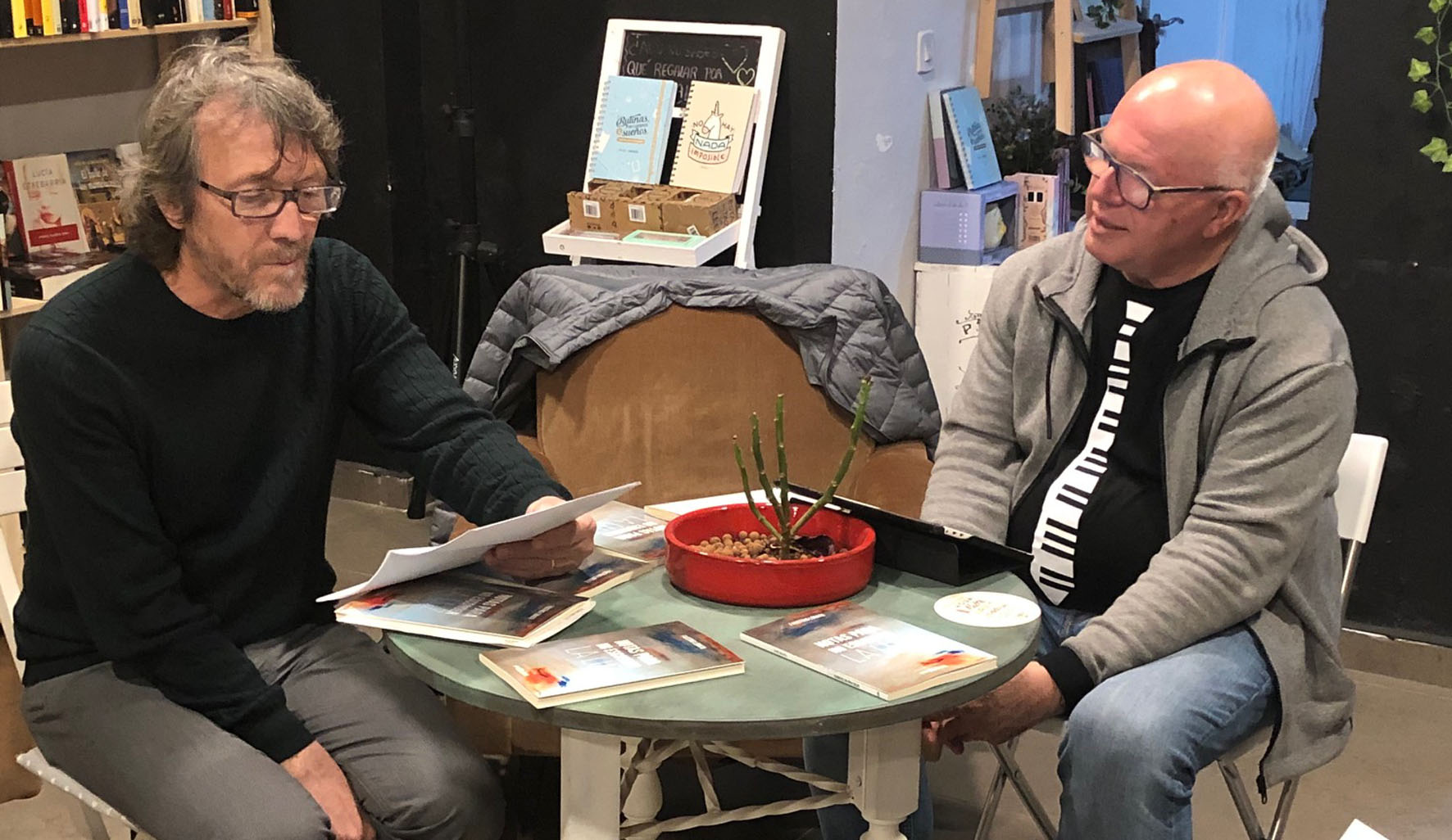 Lo que se dice de... 'Notas para no esconder la luz', de Faustino ...